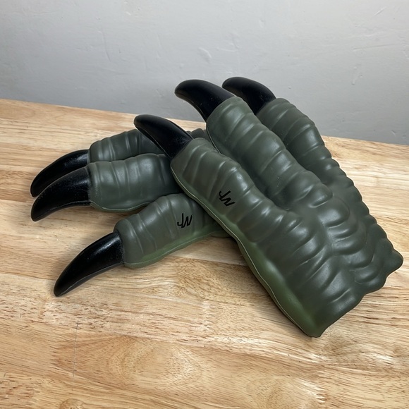 Hasbro | Other | Jurassic World Jw Velociraptor Raptor Green Costume ...